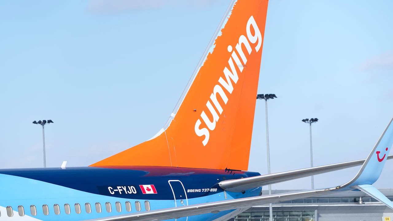 Passengers angry after Sunwing cancels flights shortly before takeoff
