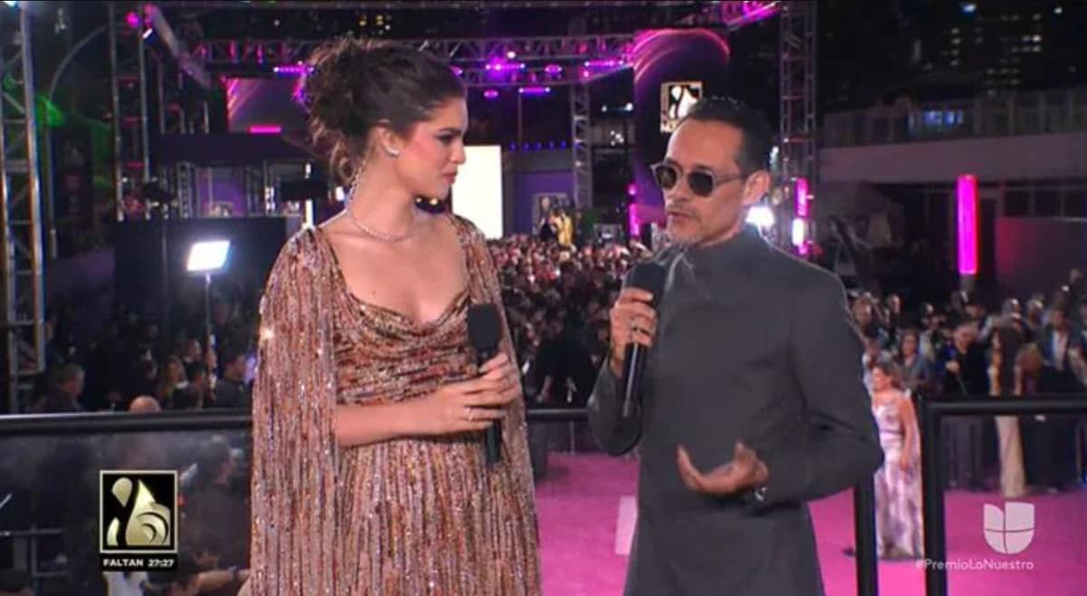 Kiss! Kiss! Nadia and Marc Anthony make sparks fly on the red carpet at ...