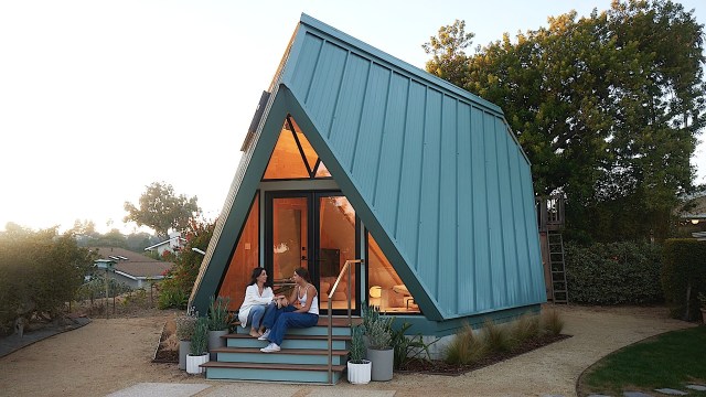 Architecture professor builds remarkable, fire-proof home in just three ...