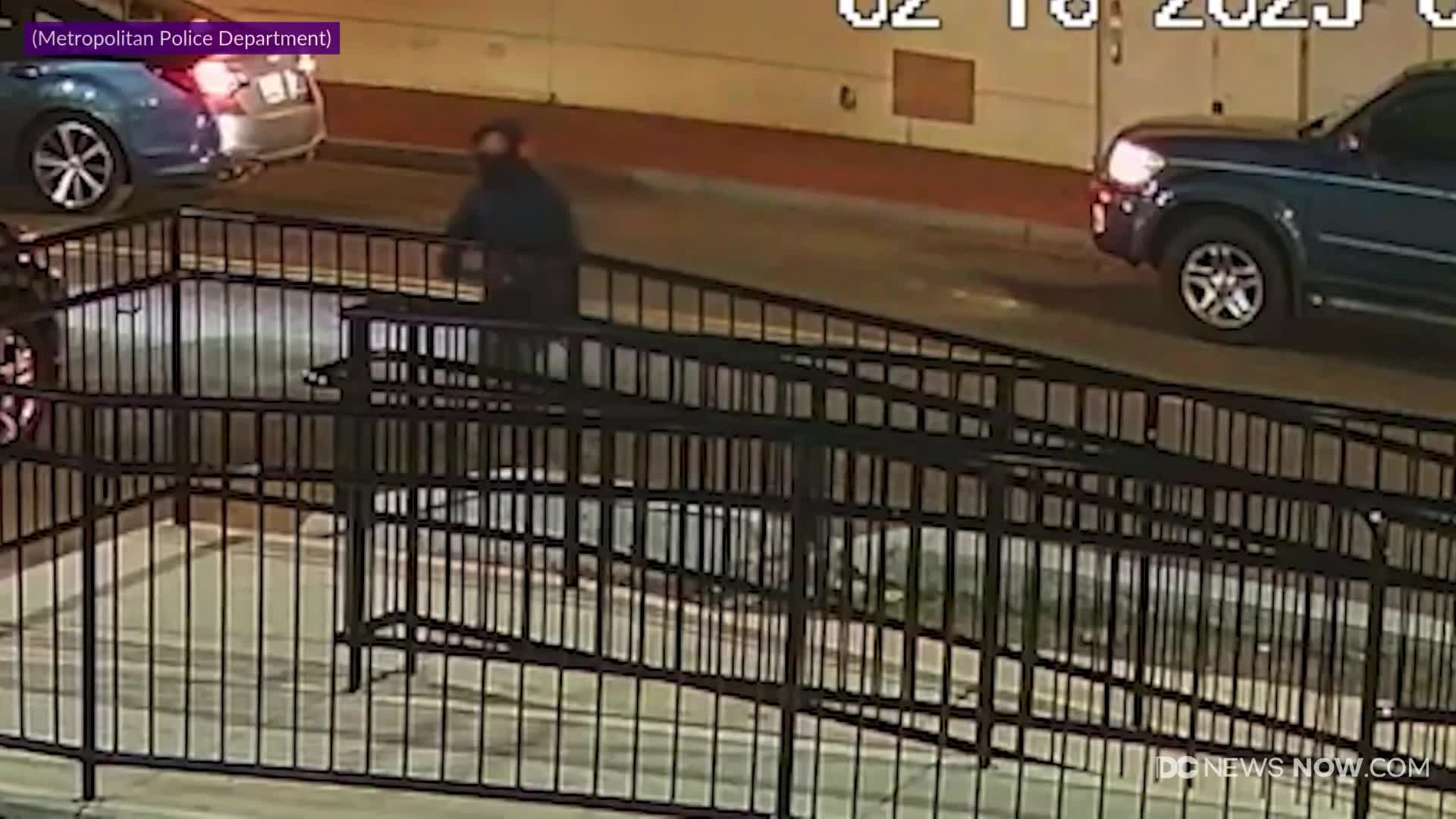 Man injured in stabbing; DC police searching for suspect