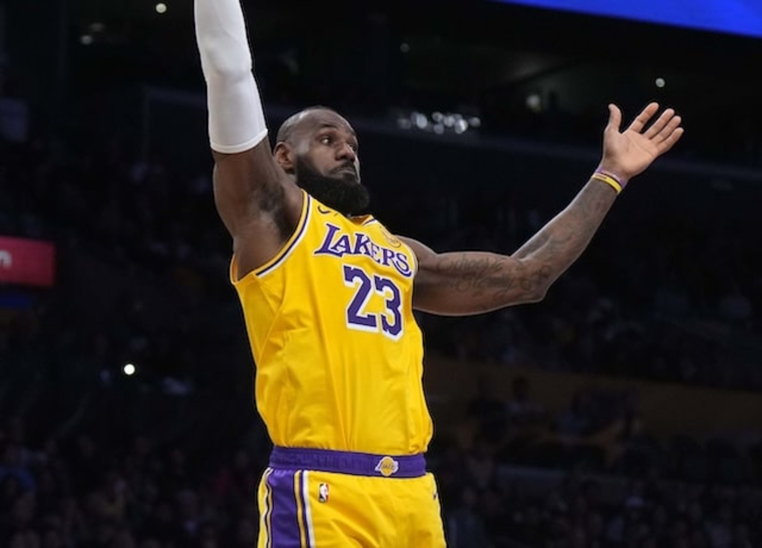 LeBron James Expects To Have To Manage Foot Injury For Rest Of Season