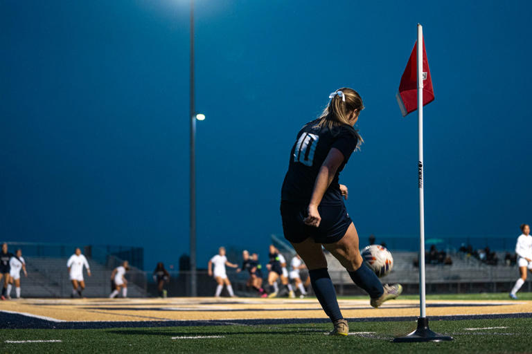 Arizona Republic's Super 10 girls soccer rankings poll, Jan. 13 vote