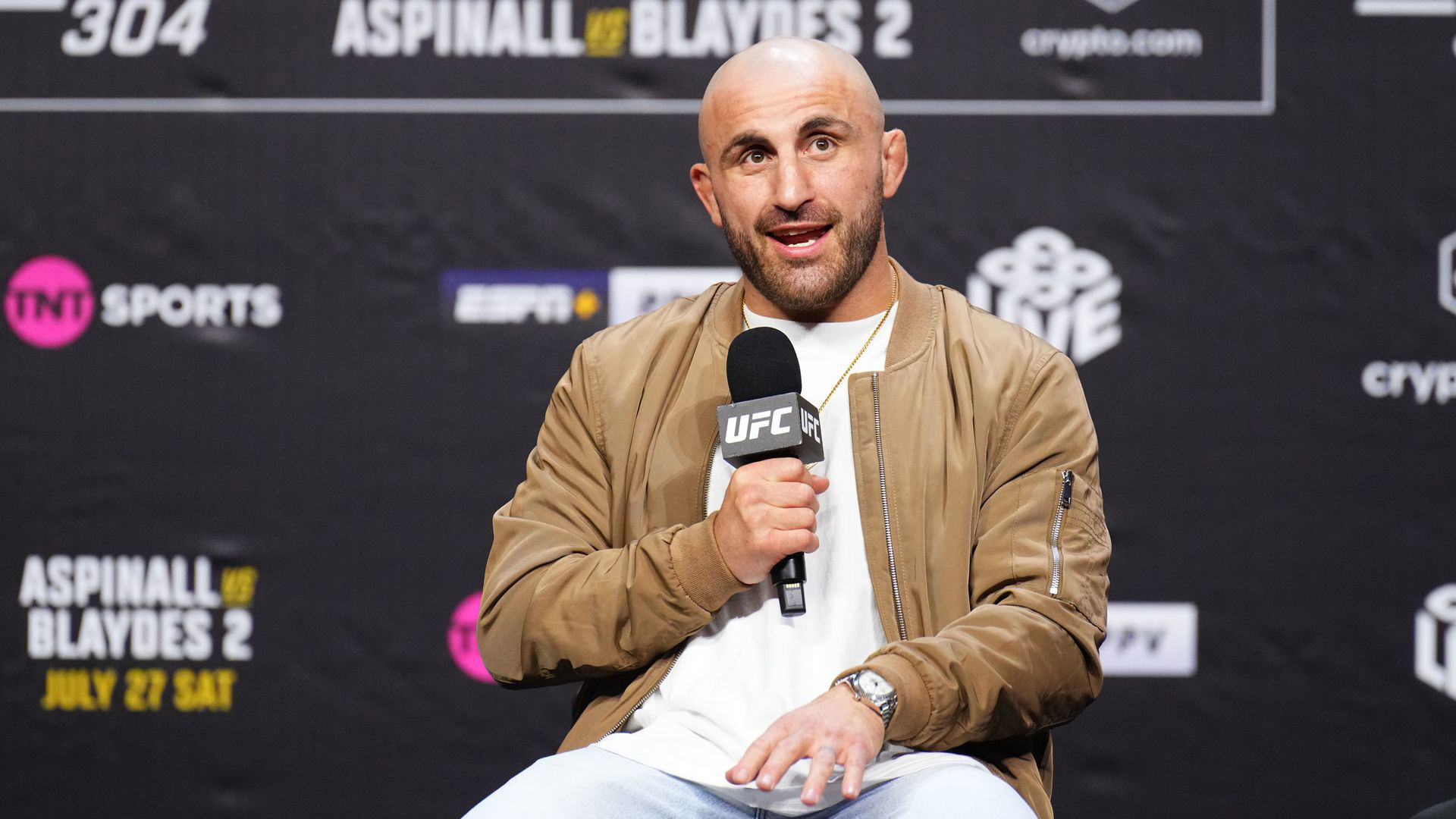 Alexander Volkanovski and Diego Lopes react to Ilia Topuria vacating ... Alexander Volkanovski and Diego Lopes react to Ilia Topuria vacating ...