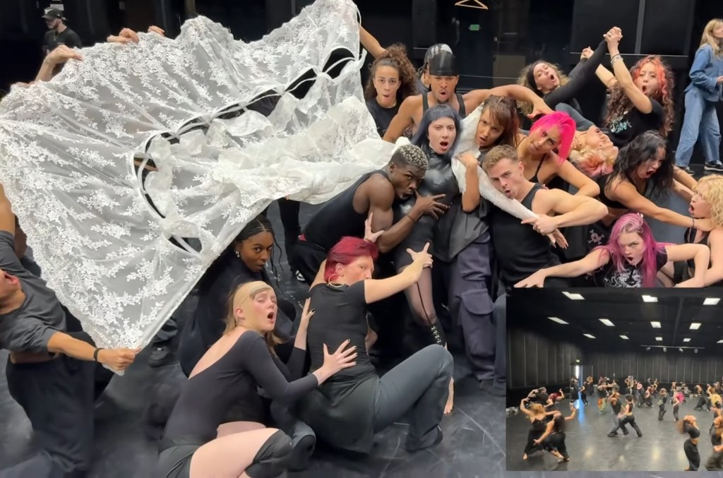 Lady Gaga & Her Dancers Flawlessly Execute ‘Abracadabra' Choreography ...