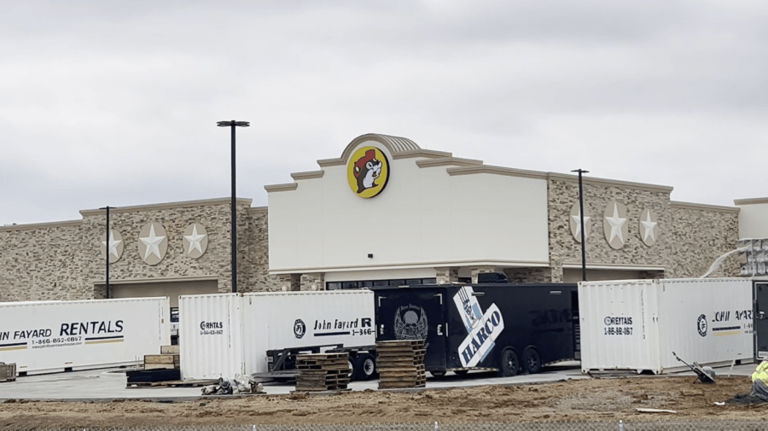 Signage installed at Mississippi’s first Buc-ee’s location