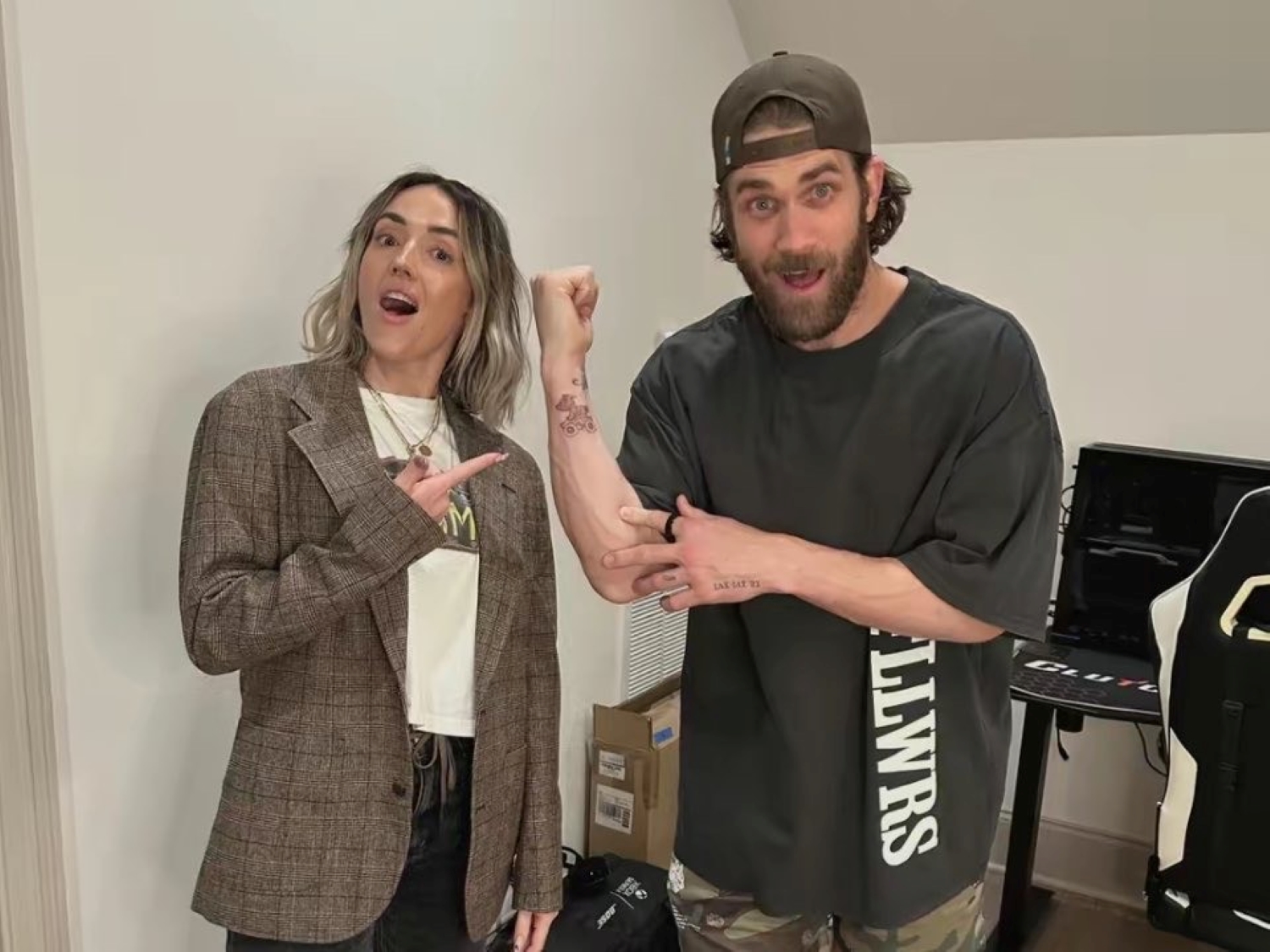 Bryce Harper gets tattoo of the Phillie Phanatic