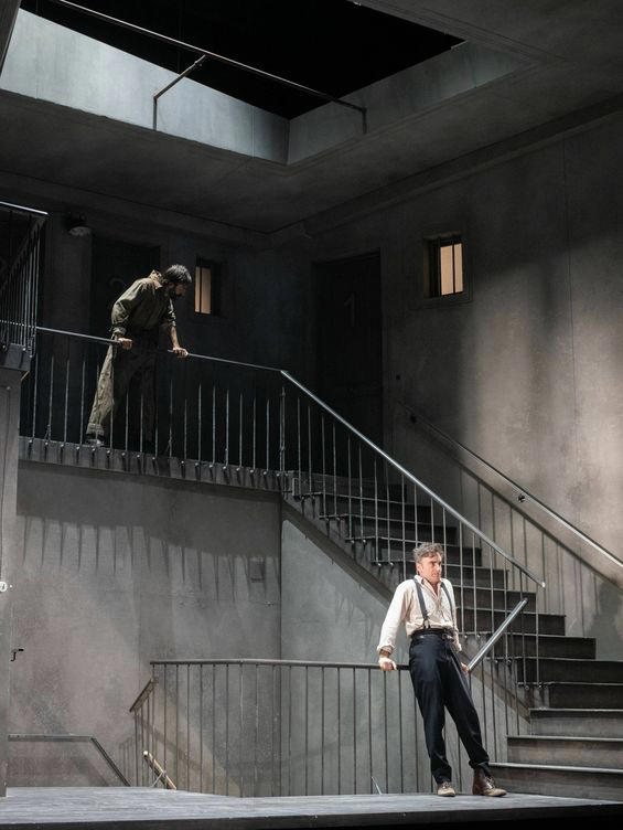 'Historia de una escalera': los vecinos a los que pedíamos la sal ya no ...