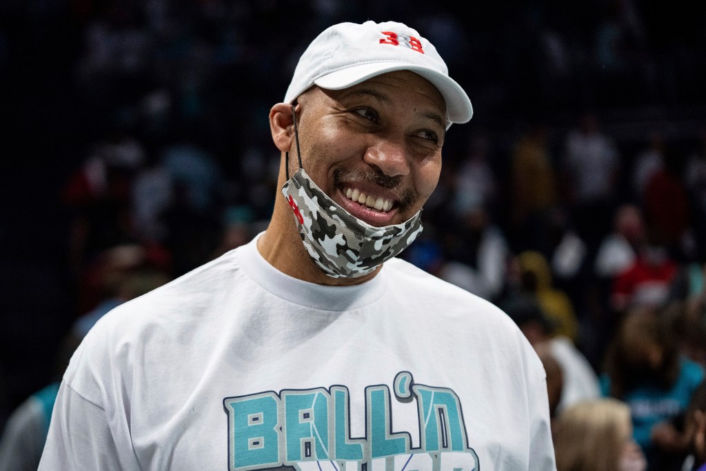 LaMelo Ball shares photo with dad LaVar after his foot amputation