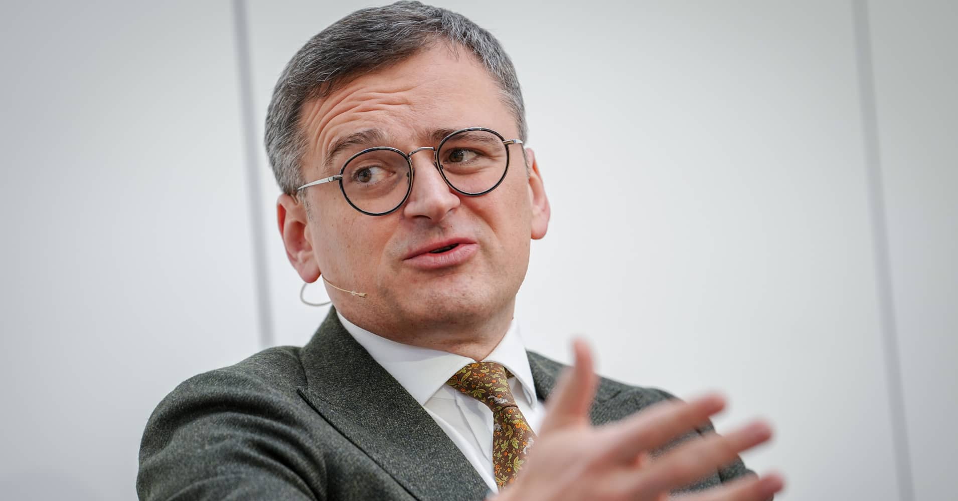 Trump 'doesn't care' what happens to Ukraine, former foreign minister ...