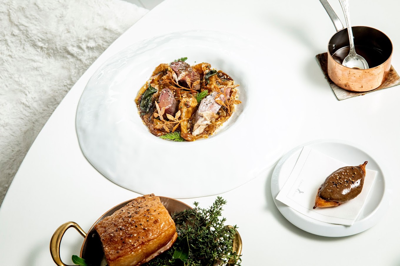 Manger dans un étoilé en montagne ? Découvrez où se trouvent ces tables d’exception