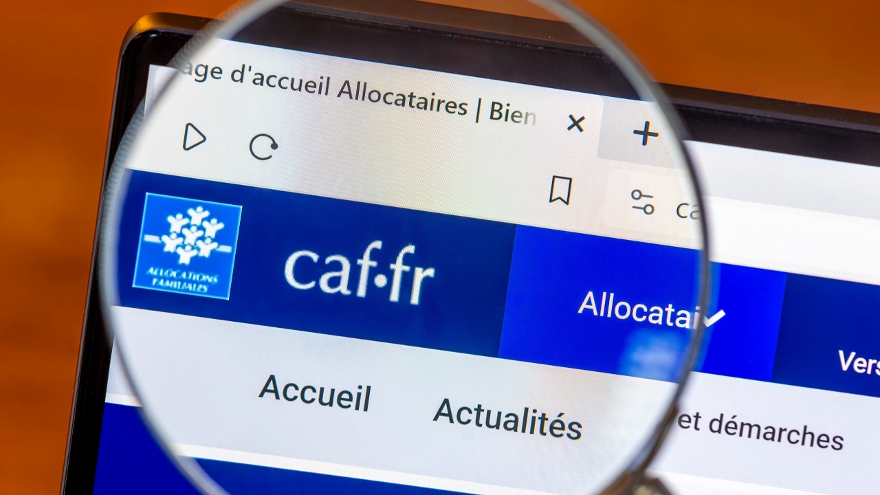 Aide CAF : plus de 3 millions de familles vont recevoir un joli chèque le mois prochain, une ...
