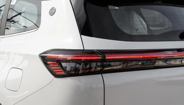 这才是“实力派”国产SUV！254马力+8AT，比途观L大气，跌到9万多