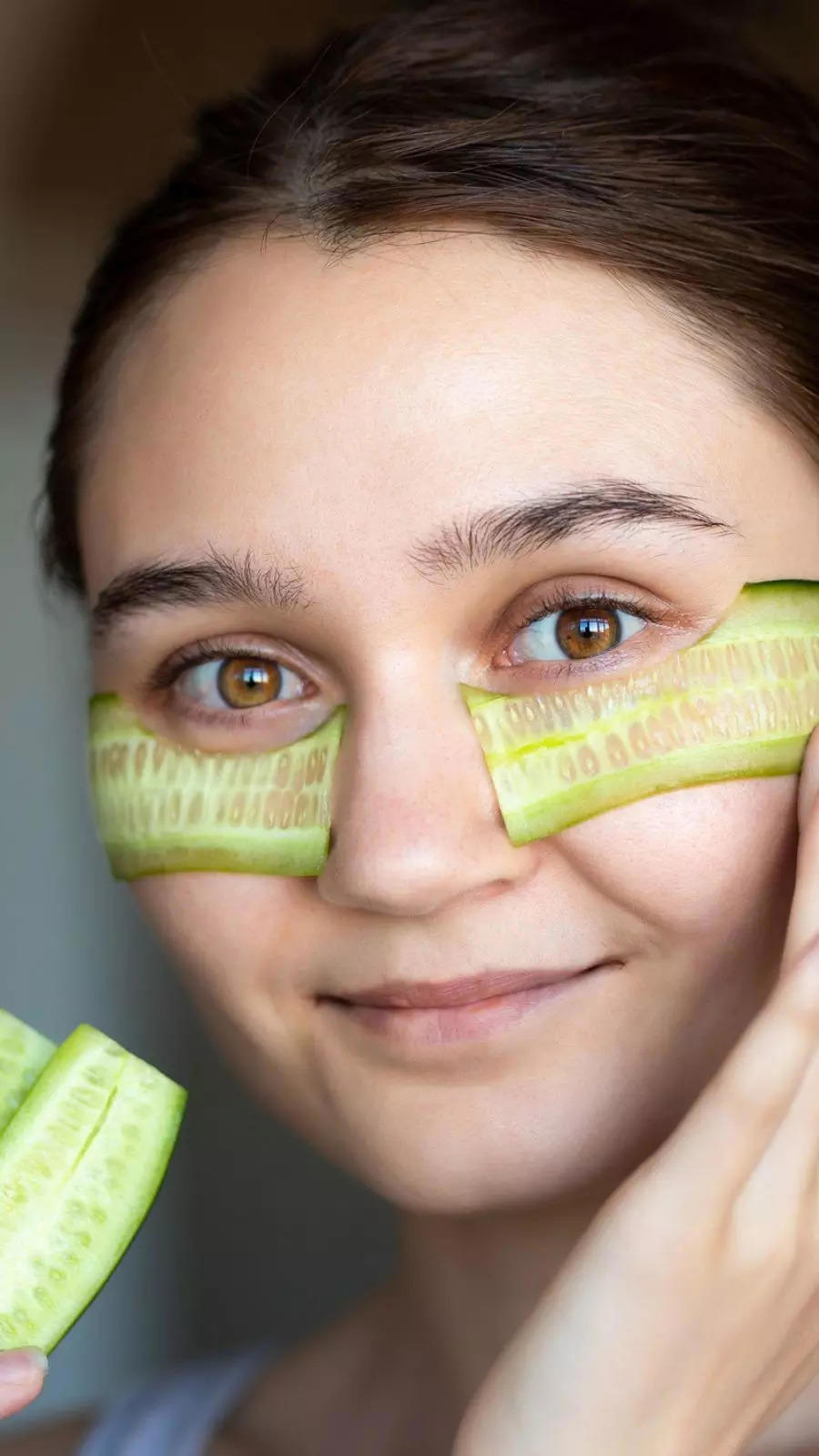 8 effective ways to use cucumber for clear, glowing skin 8 effective ways to use cucumber for clear, glowing skin