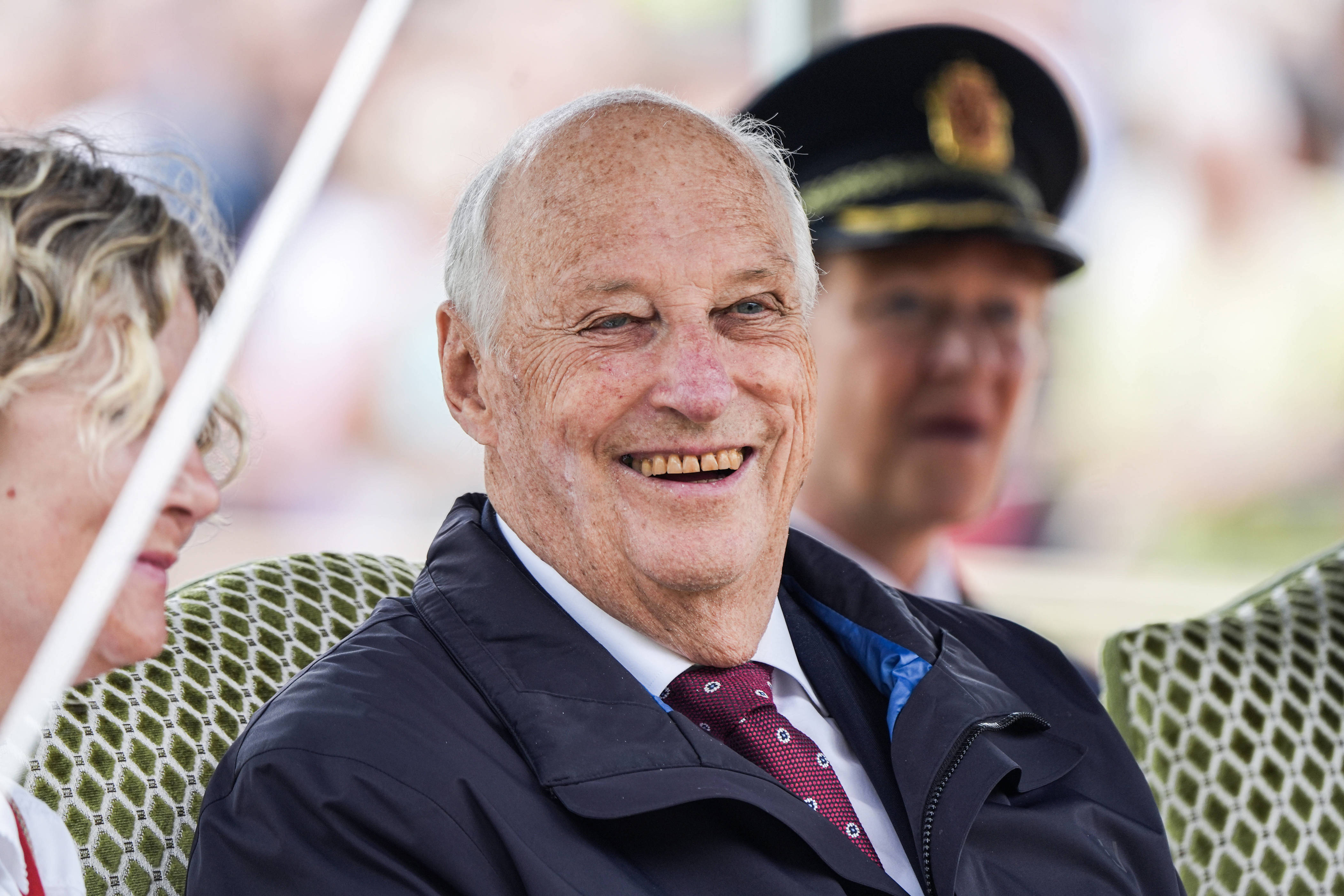 Koning Harald van Noorwegen viert 88e verjaardag na turbulent ...