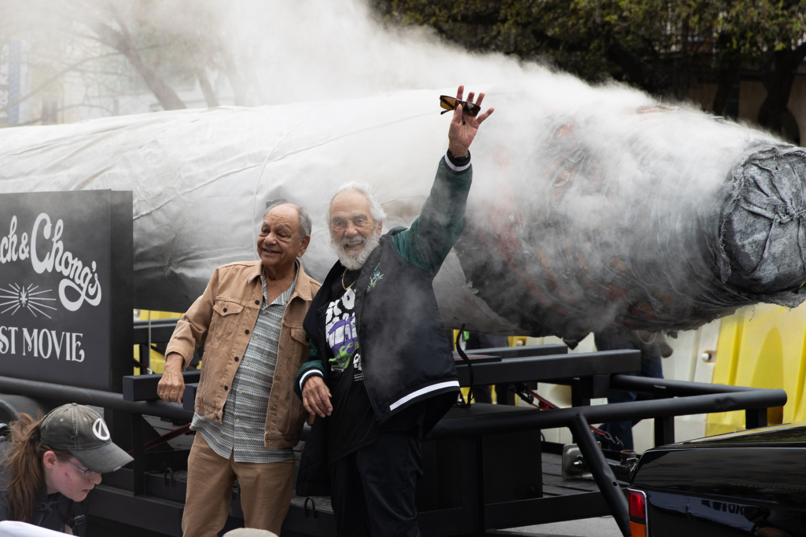 Cheech e Chong Pegam na Estrada (e no Charro) uma Última Vez em Novo ...