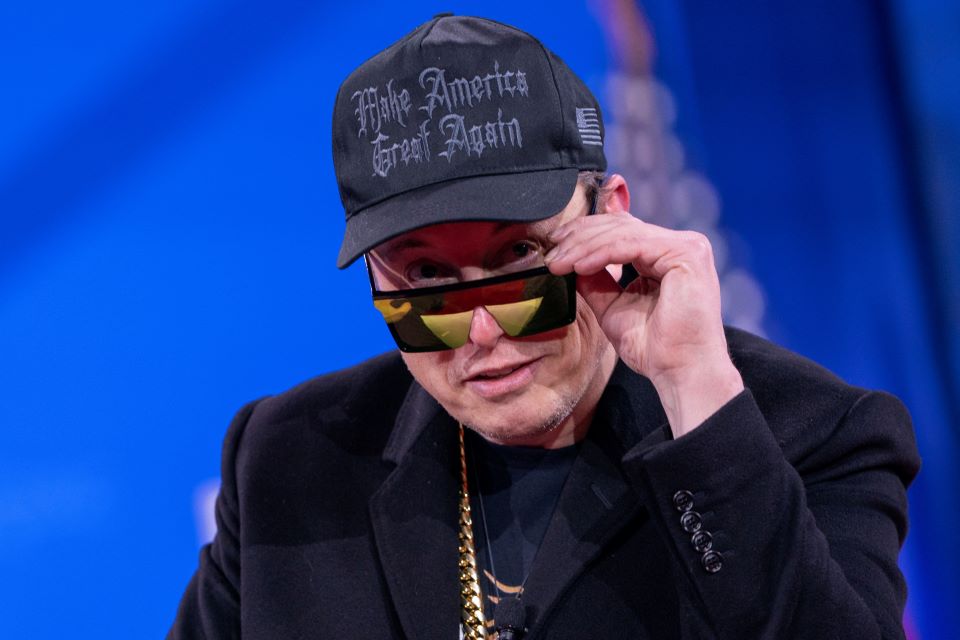 EXPLAINER: Πόσο νόμιμες είναι οι κινήσεις του Musk για κυβερνητική ...