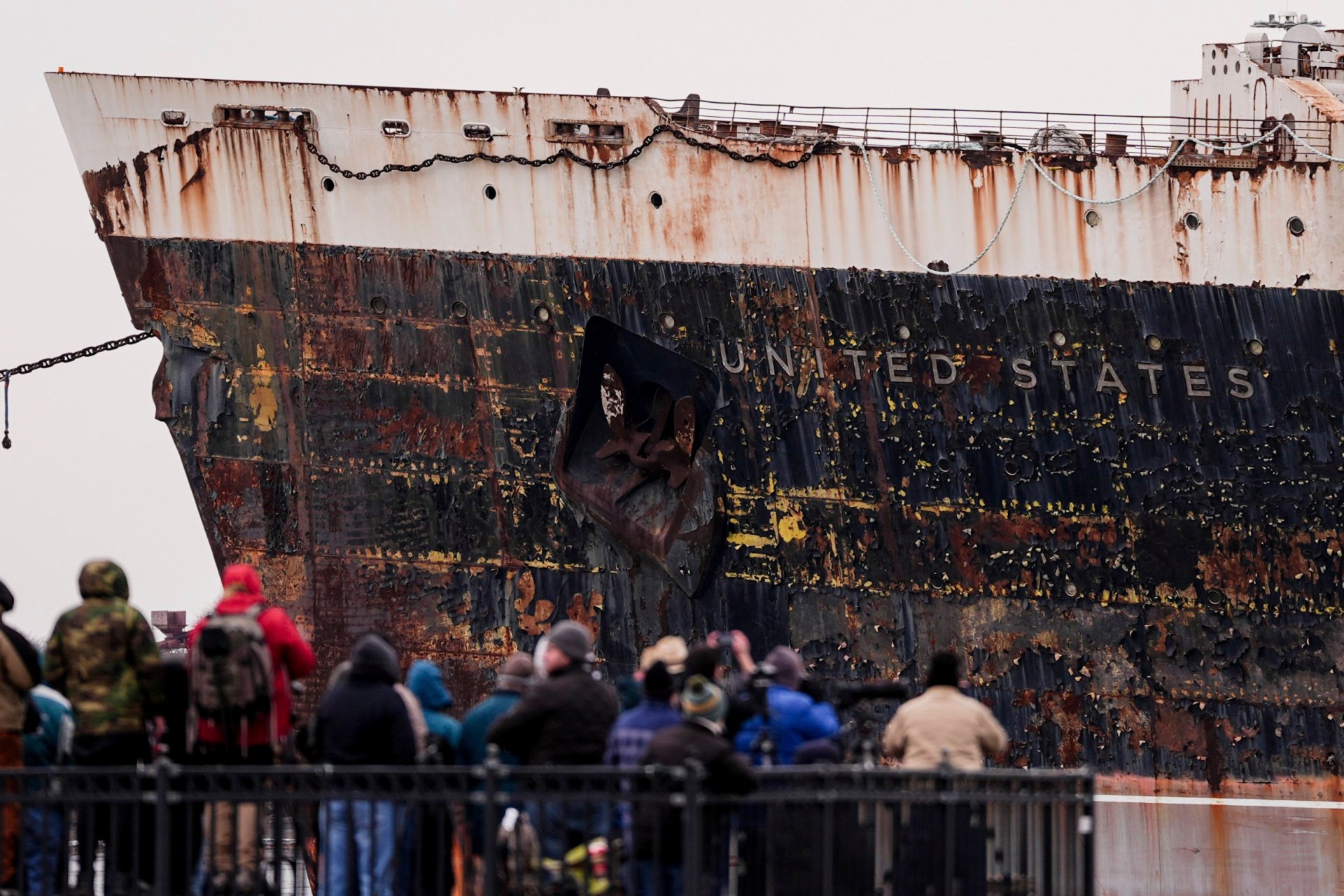 Historic US ship SS United States on its final voyage after 30 years ...