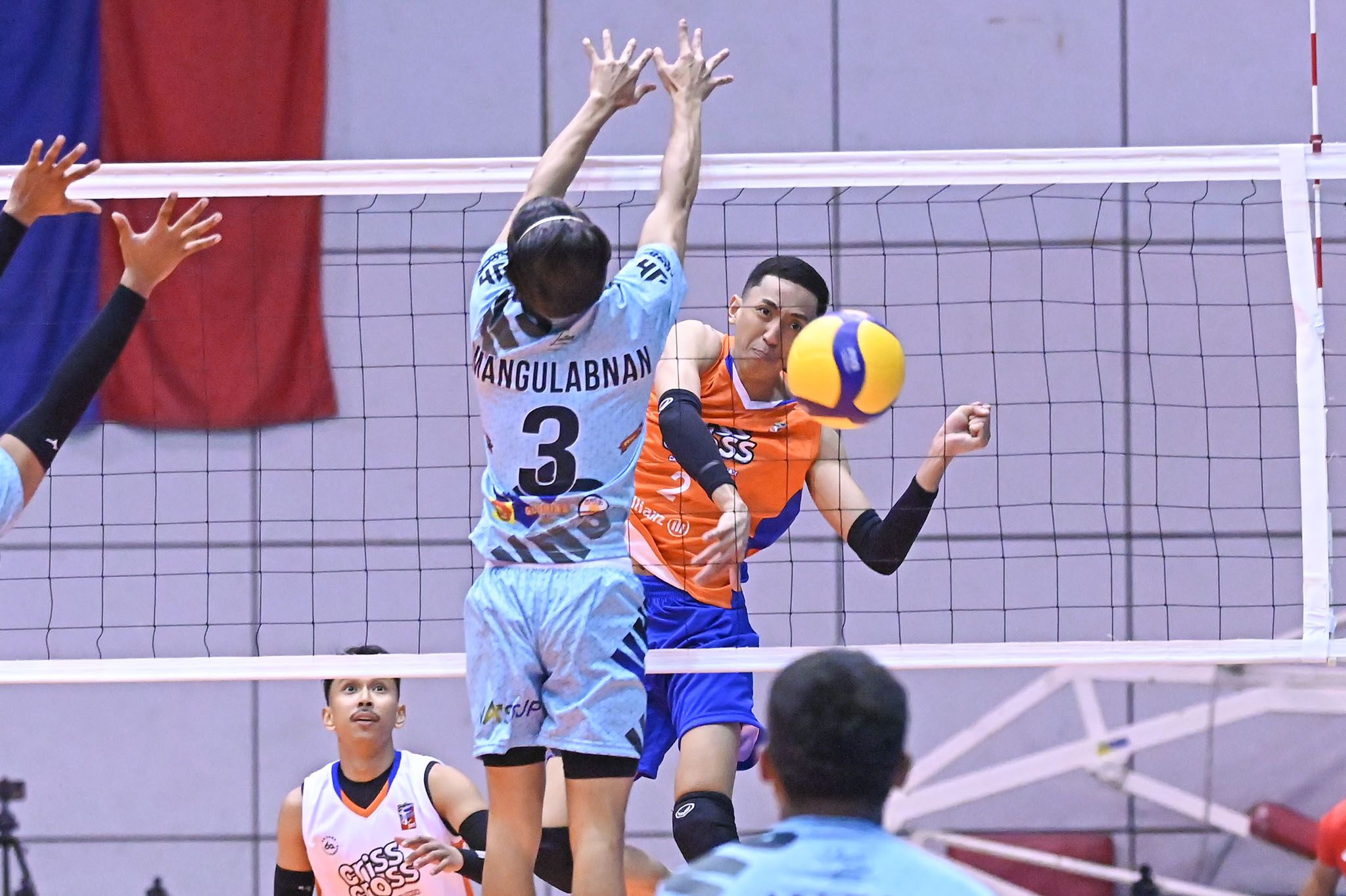 Criss Cross sweeps VNS, as top teams dominate Day 1 of Spikers' Turf