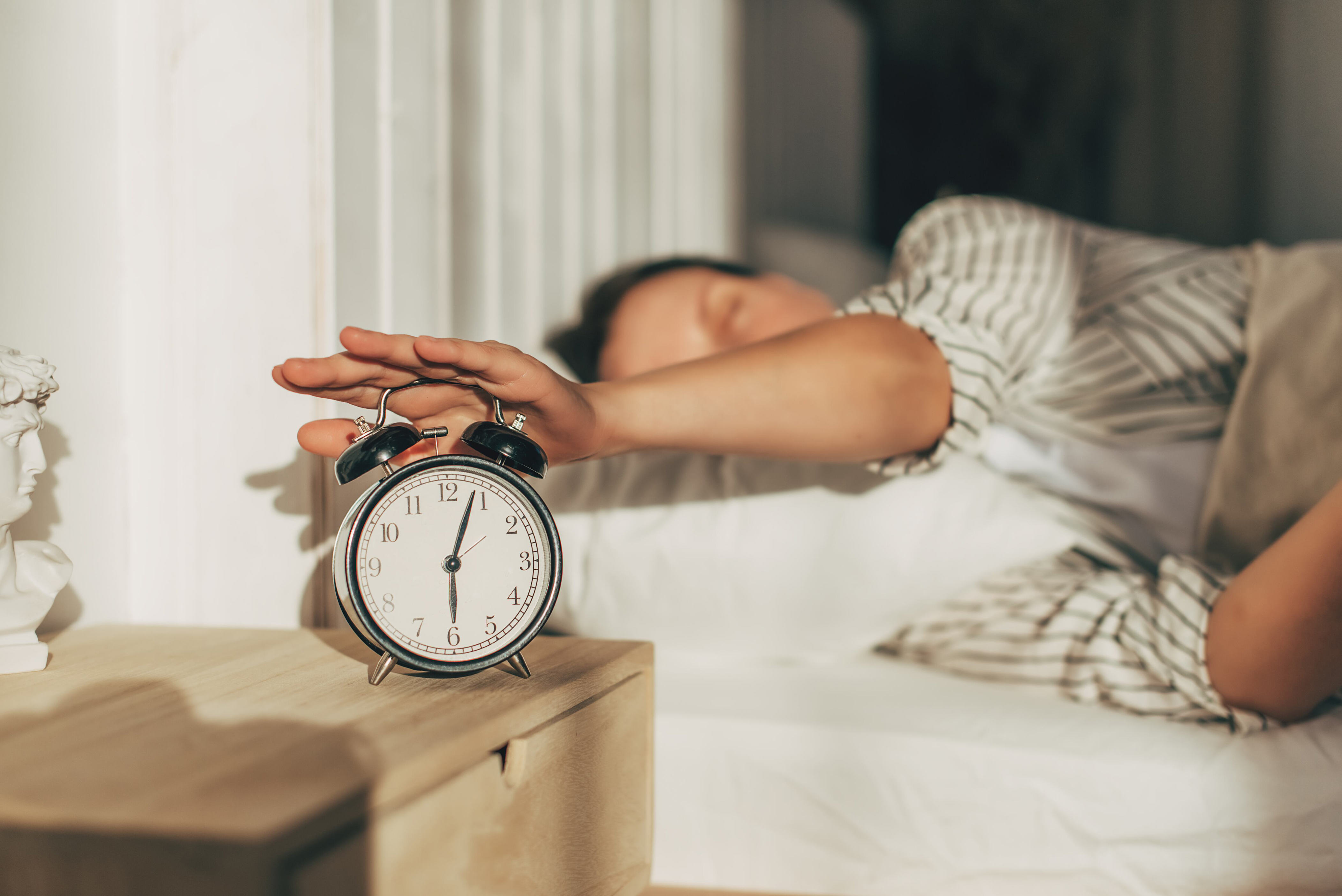 ¿Por qué debería dejar de posponer la alarma de su despertador? Esto ...