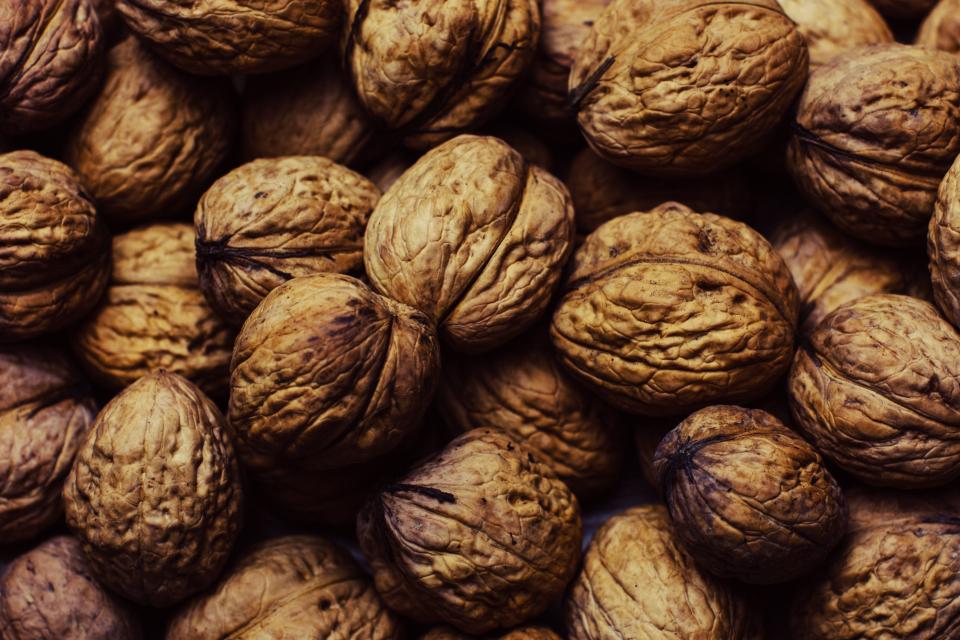 How walnuts can affect your body if you eat them every day