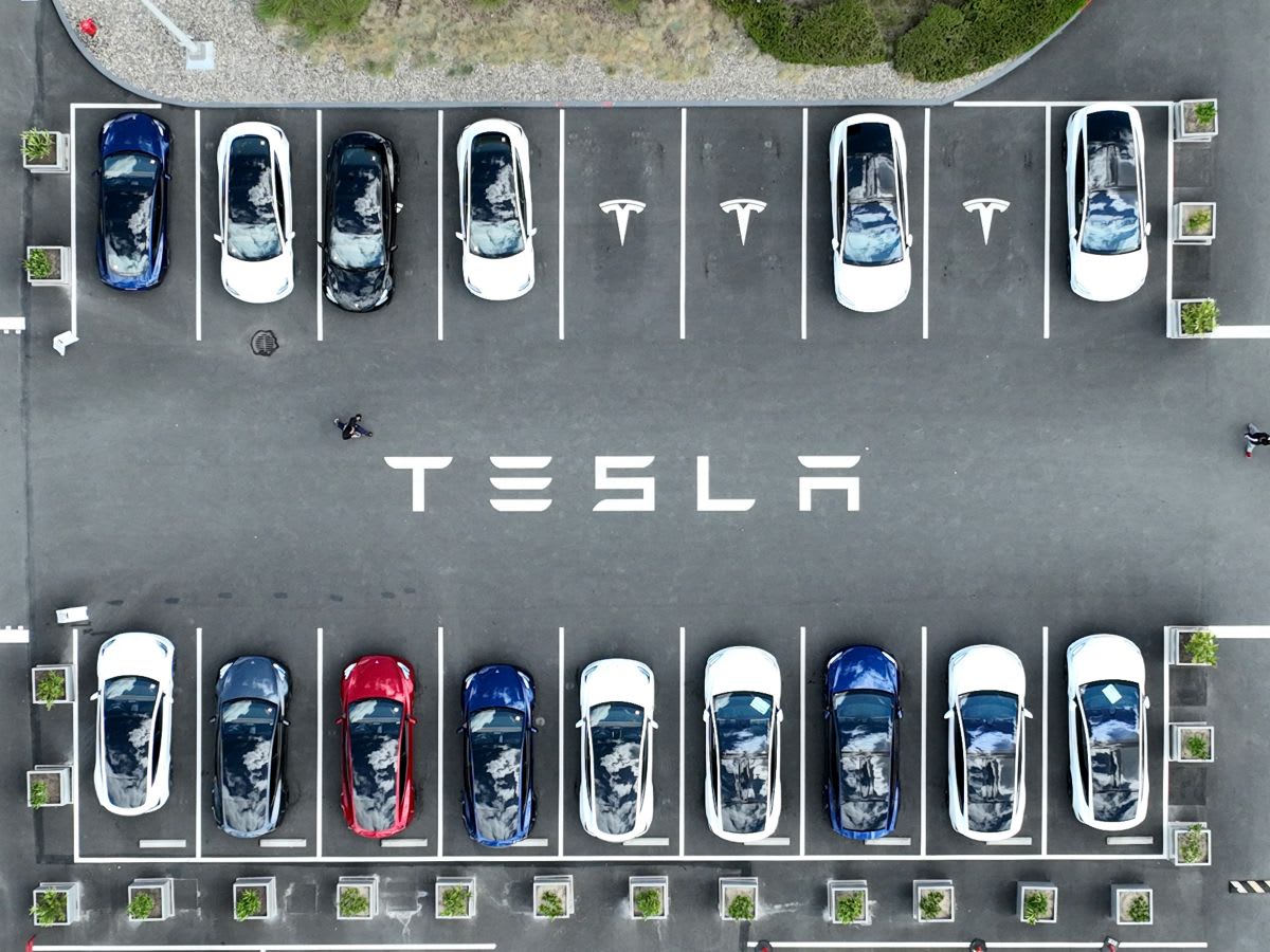 Tesla Bear Warns of ‘Disastrous’ Q1 Deliveries: Stock Heads For 5th ...