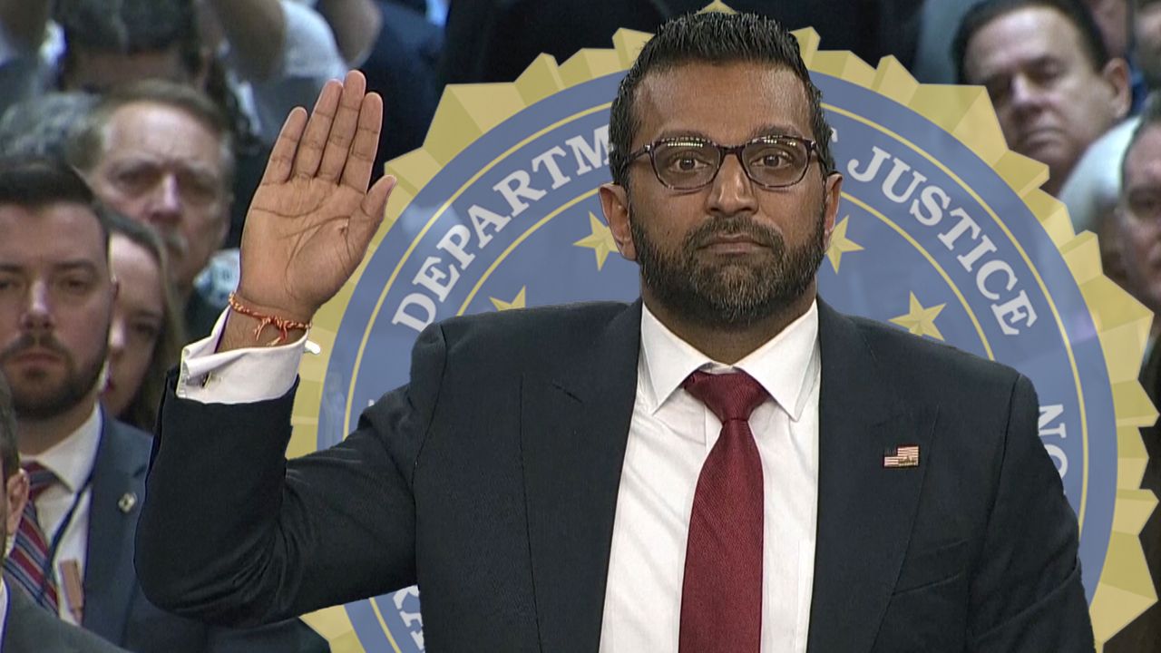 Un théoricien du complot devient chef du FBI avec 51 voix contre 49