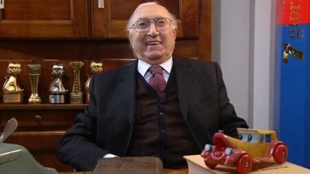 Pippo Baudo diventa social: il post