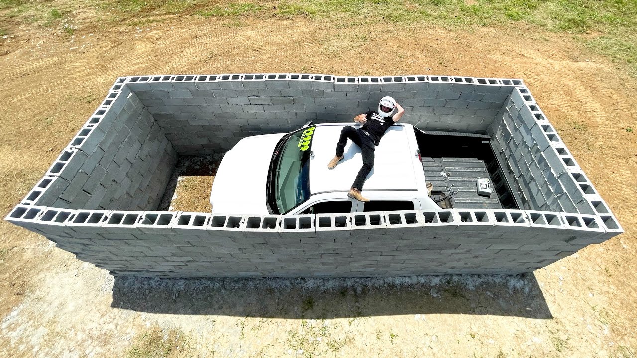 Honda Ridgeline vs. Brick Wall – Crash Test