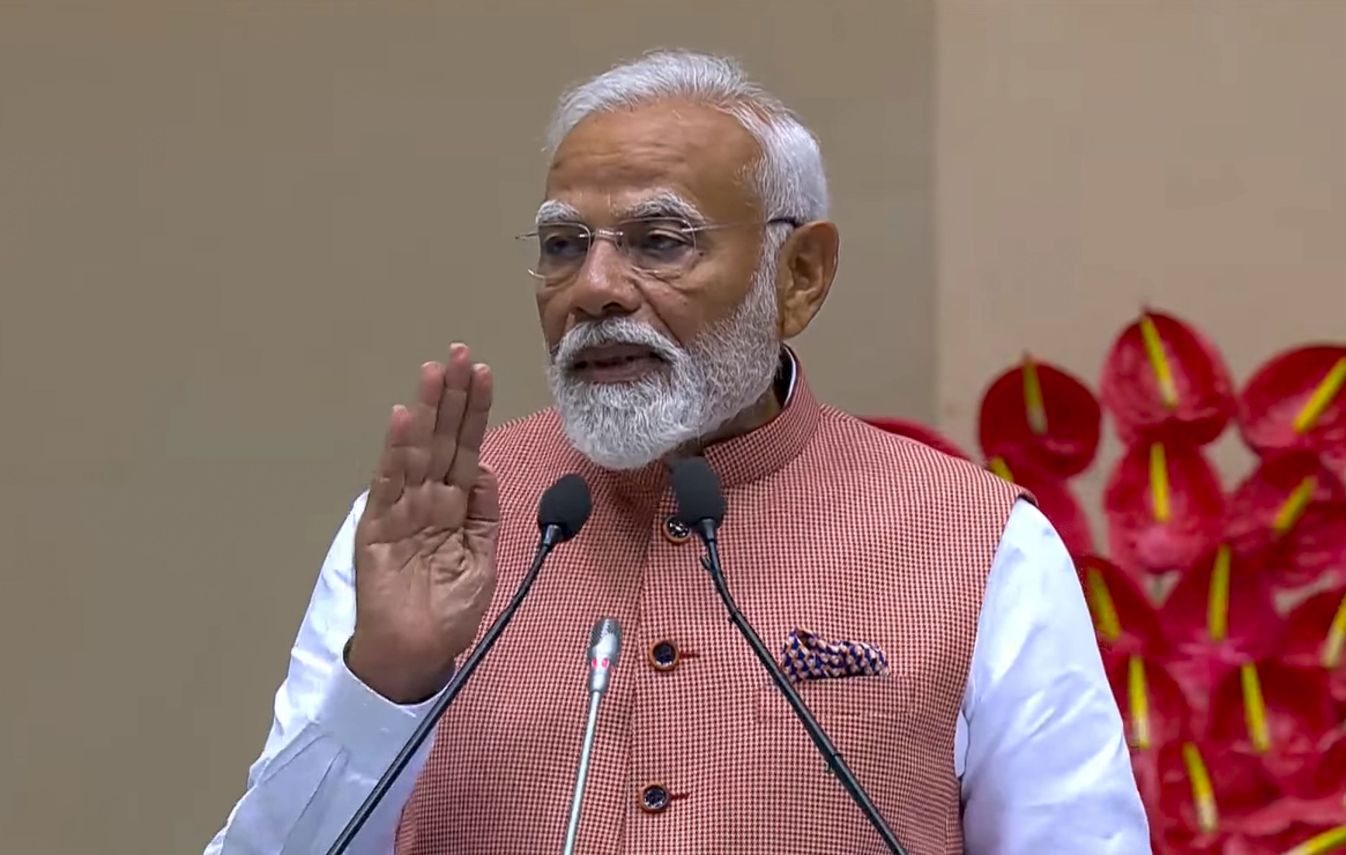 Keep away from attempts to create divisions on basis of language: PM Modi