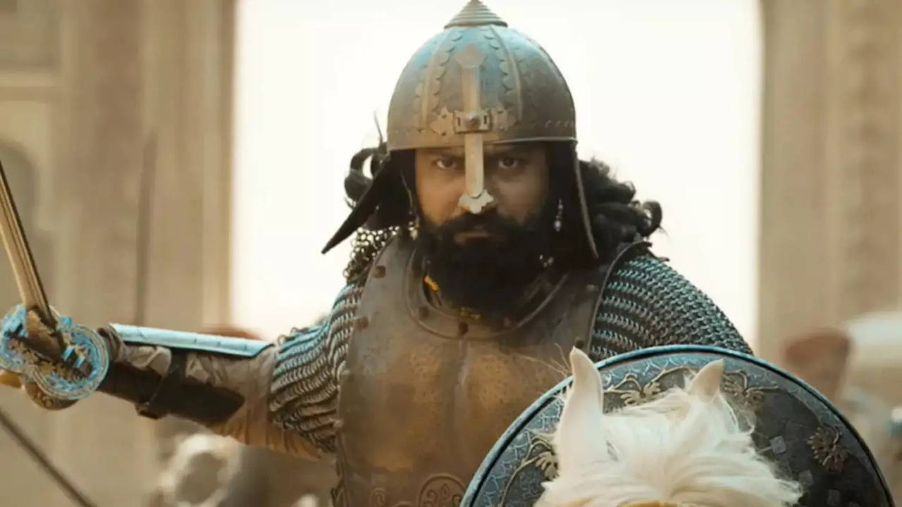 DYK Vicky Kaushal's War Armour In Chhaava Weighed 18 Kg? Costume ...