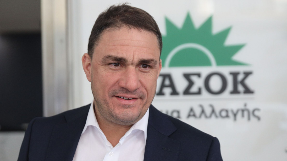 Επίθεση ΠΑΣΟΚ σε ΝΔ και «λαϊκιστές» εν μέσω δημοσκοπικής κάμψης