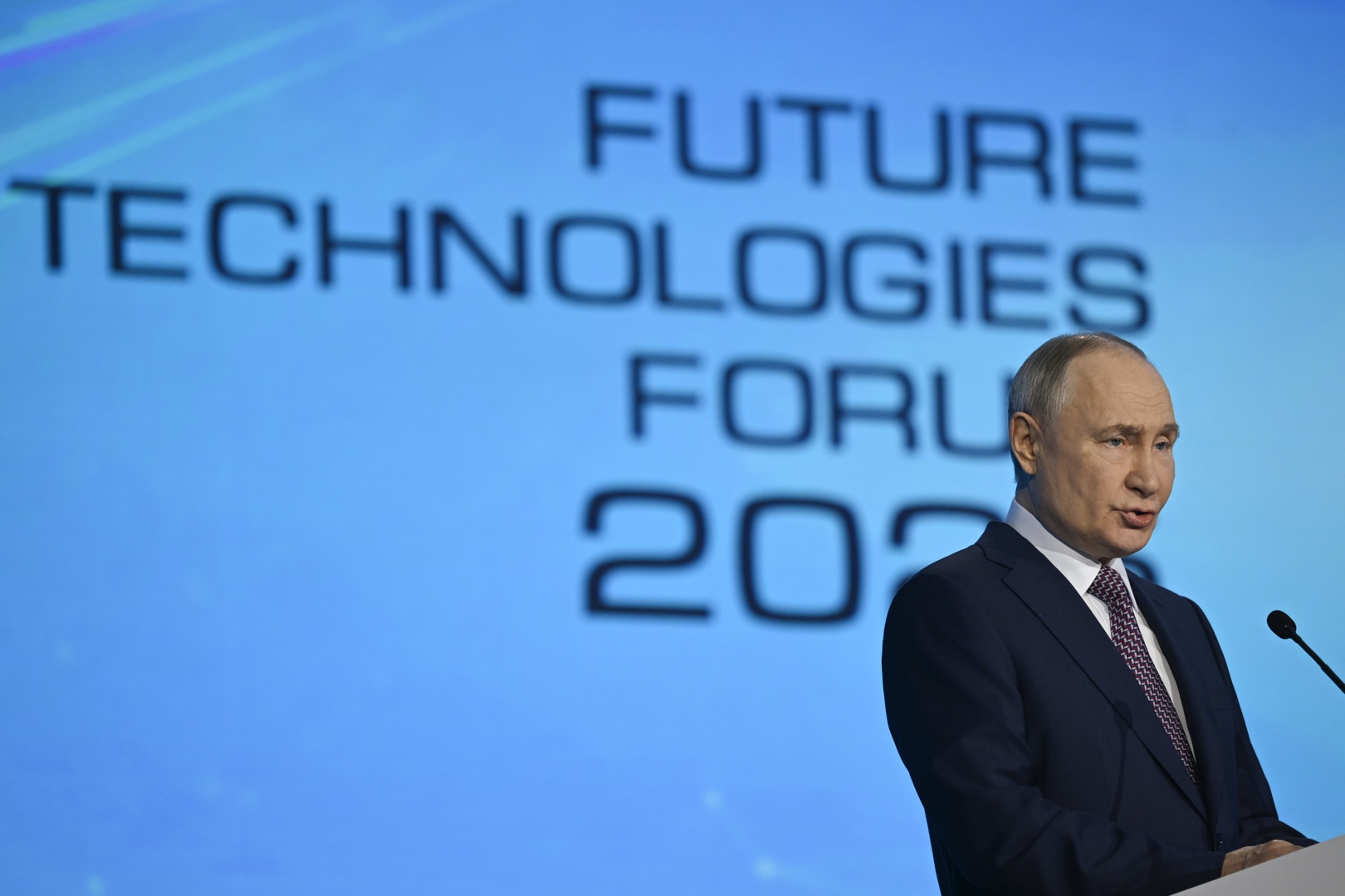 Putin aboga por incrementar la explotación de minerales raros en Rusia