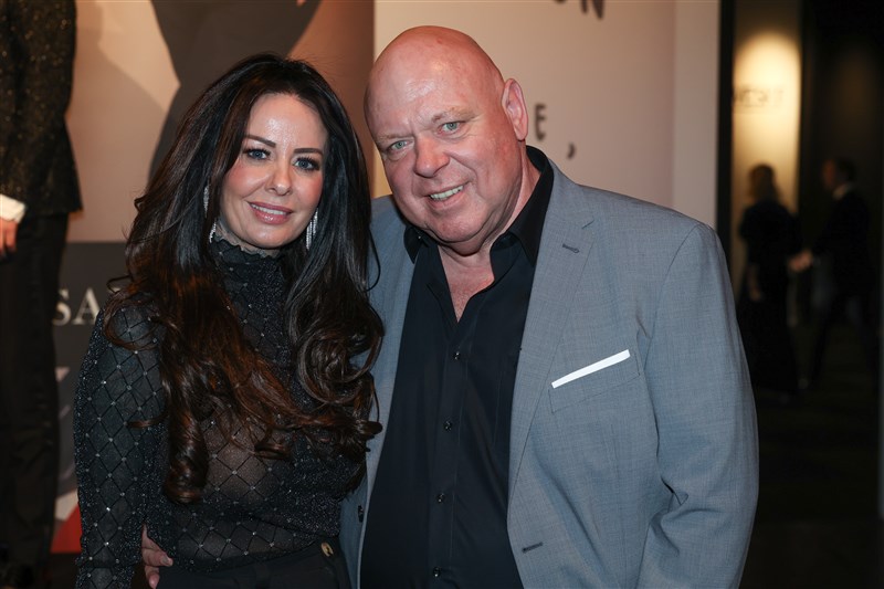 Peter Gillis verpatst al zijn 9 Nederlandse vakantieparken en legt uit ...