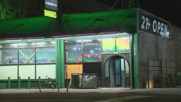 Two Seattle pot shops hit in crash-and-grab burglary attempts within hours