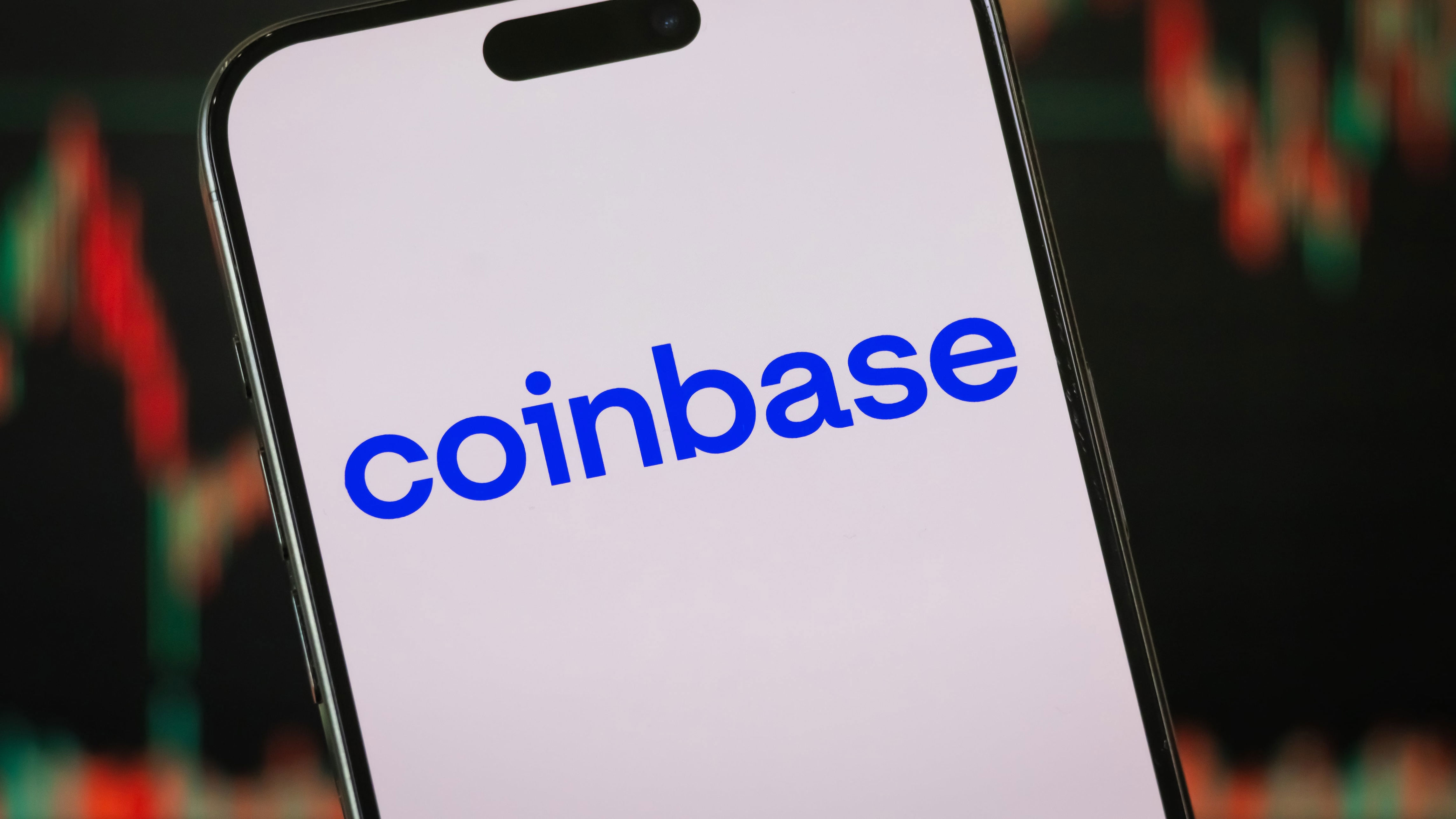Crypto Bros Win Again as SEC Drops Lawsuit Against Mega Firm Coinbase Crypto Bros Win Again as SEC Drops Lawsuit Against Mega Firm Coinbase
