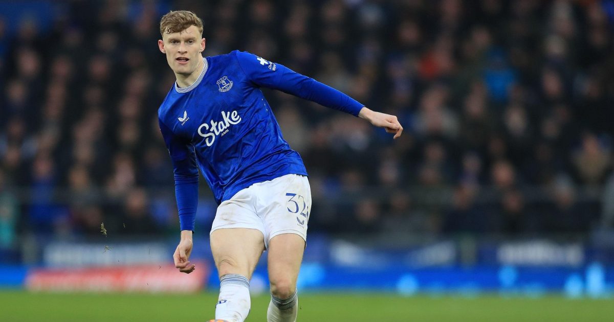 Man Utd told to bring a ‘bag of money’ for ‘monster’ Everton star this ...