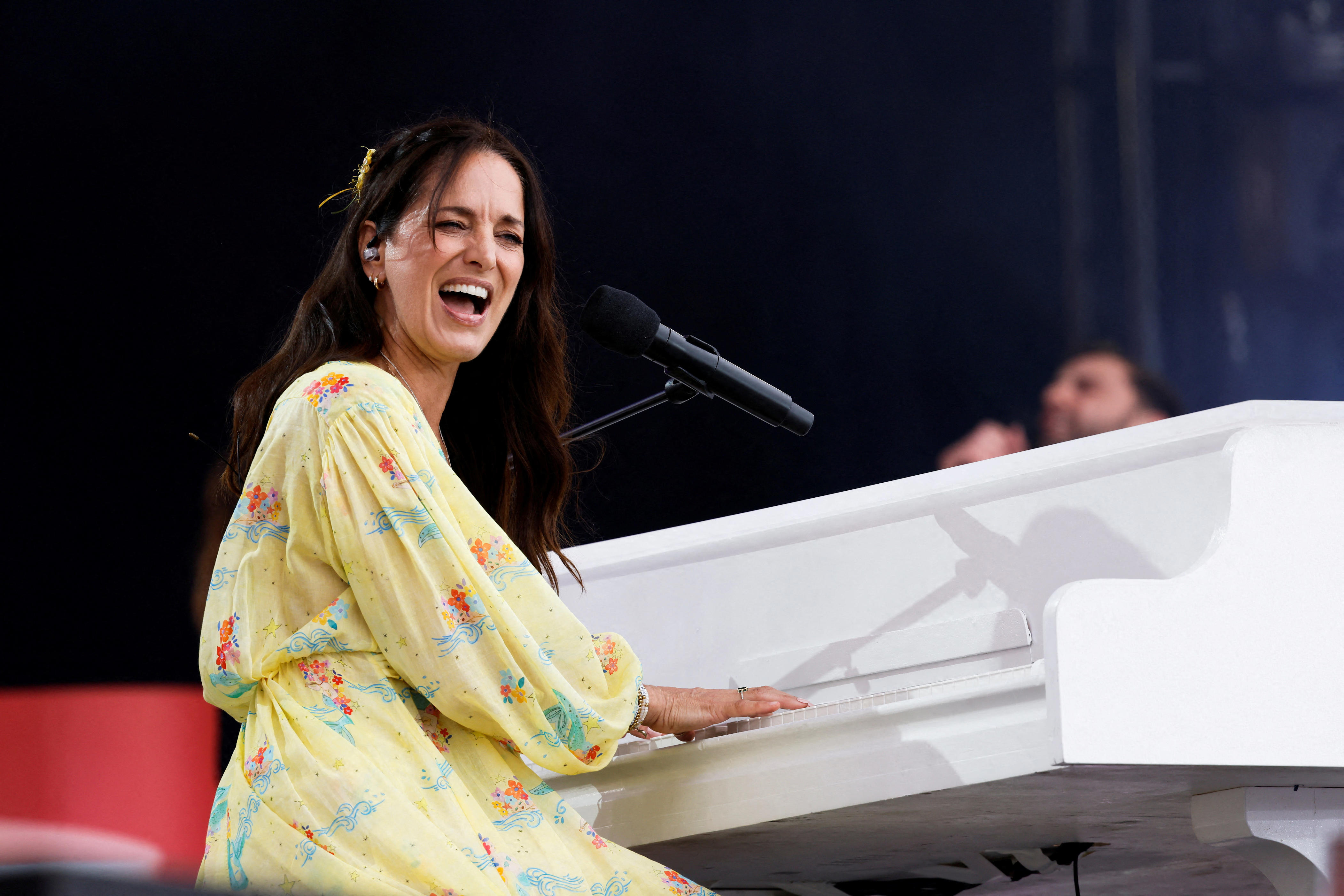 Why Chantal Kreviazuk changed ‘O Canada’ lyrics to protest Trump at 4 ...