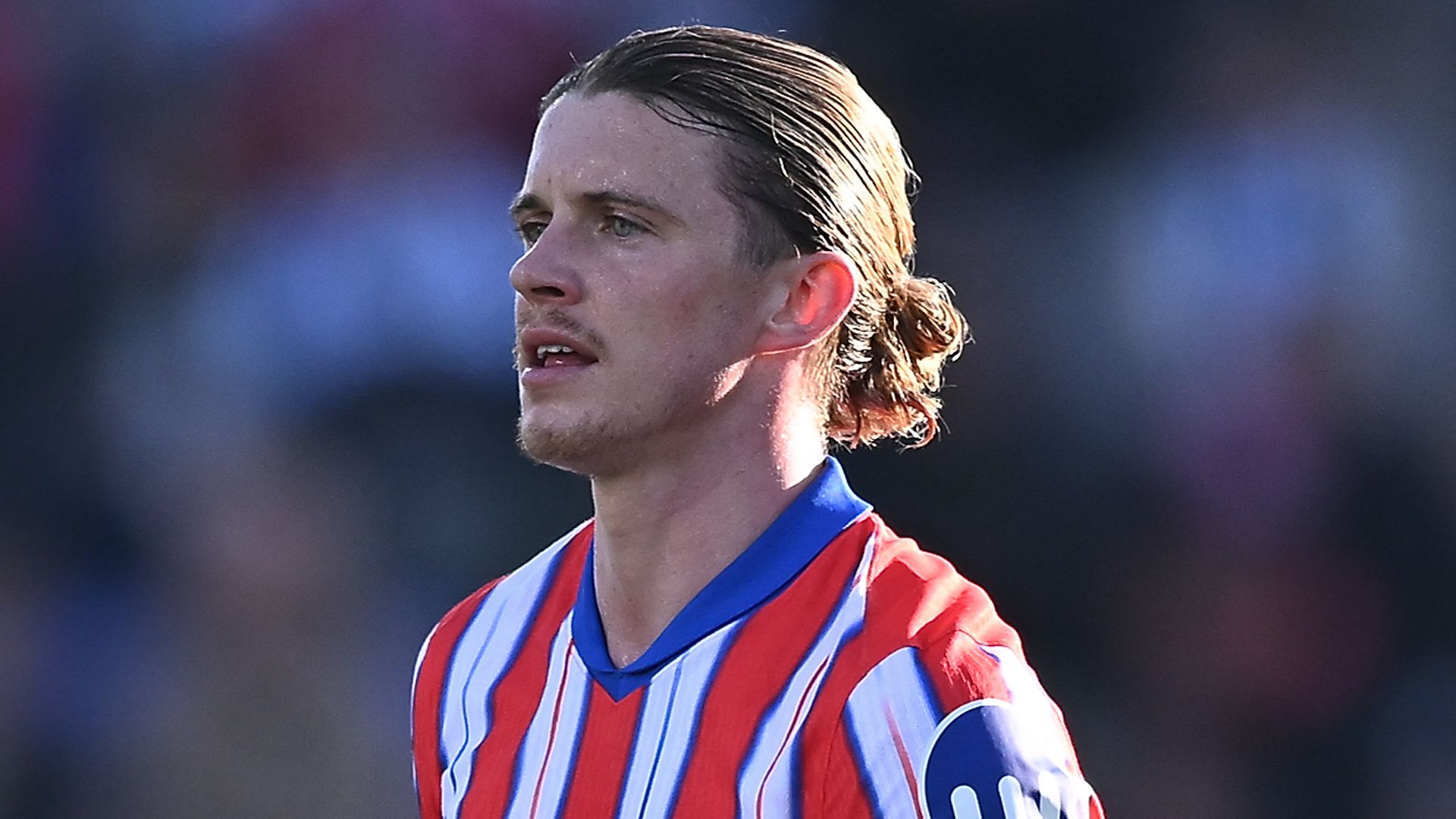 WATCH: Conor Gallagher sings Ed Sheeran's 'Shape Of You' on stage as ...