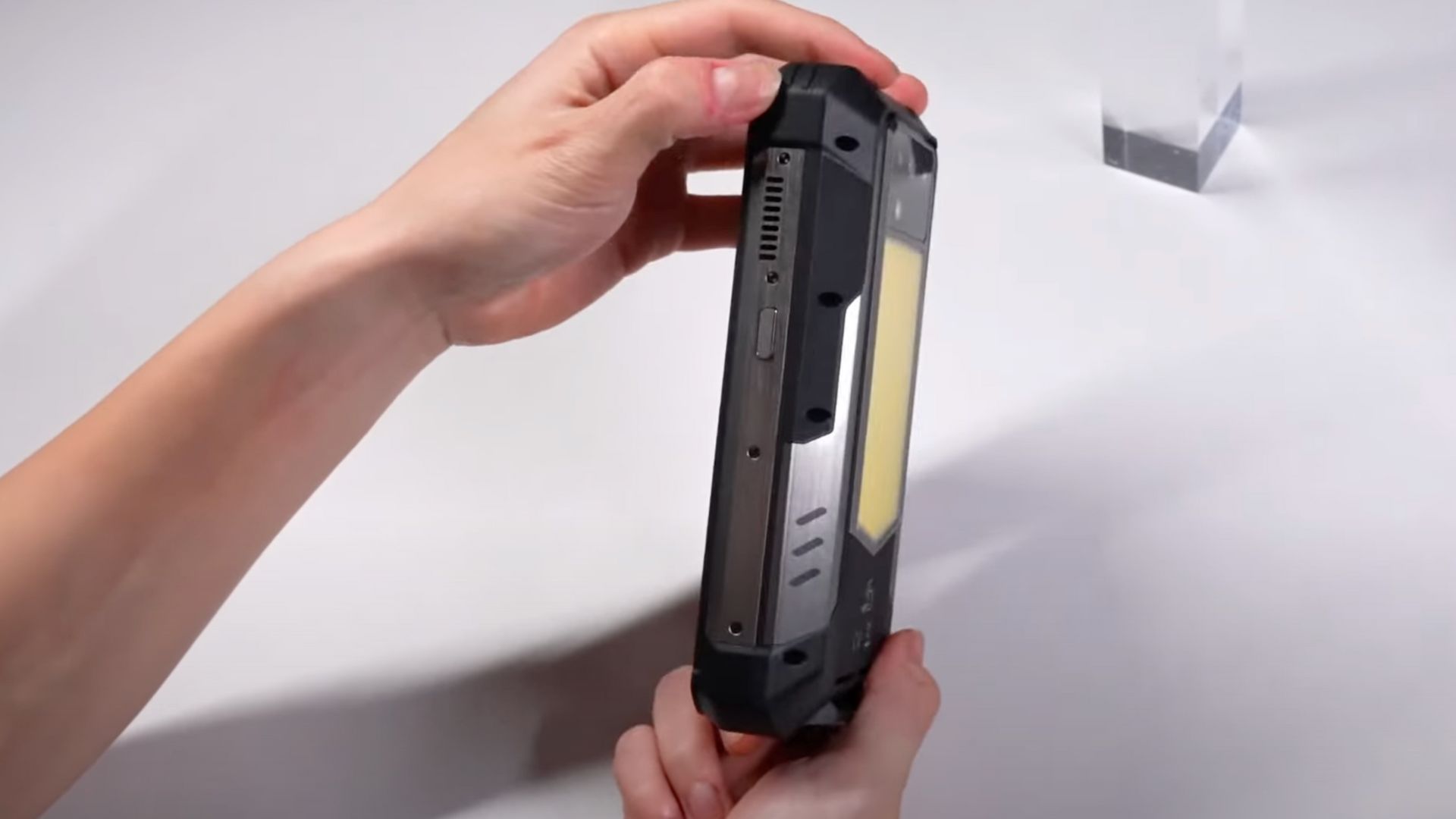 Photos: 33,000mAh monster battery runs this fat smartphone for 6 months ...