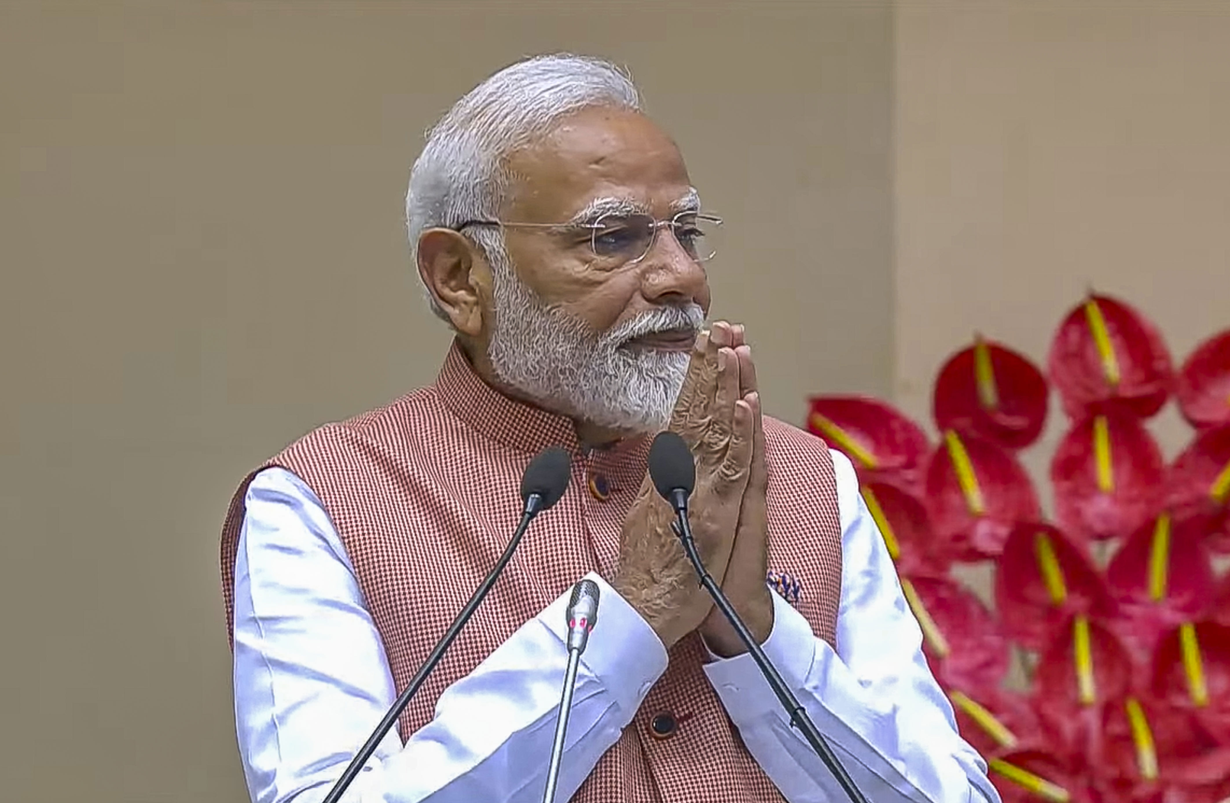 Keep away from attempts to create divisions on basis of language: PM Modi