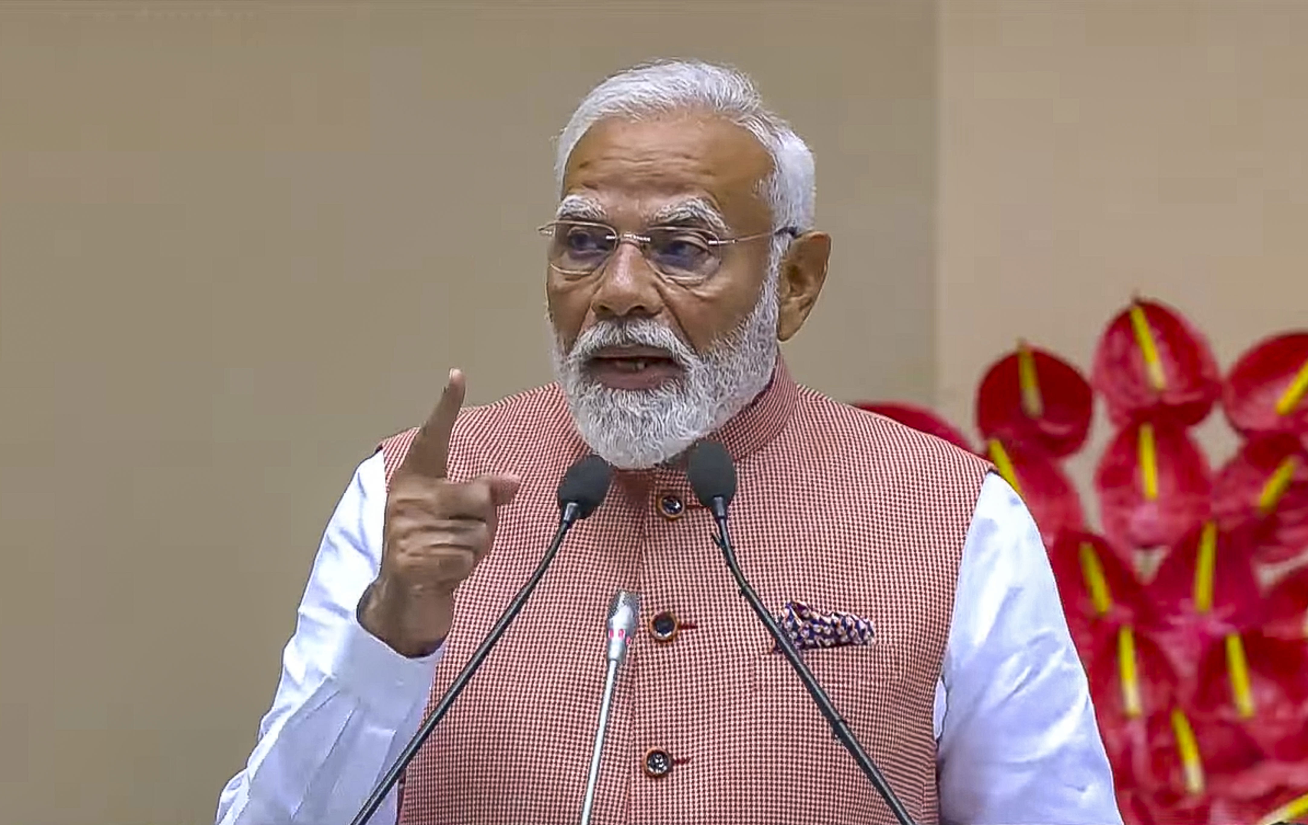 Keep away from attempts to create divisions on basis of language: PM Modi