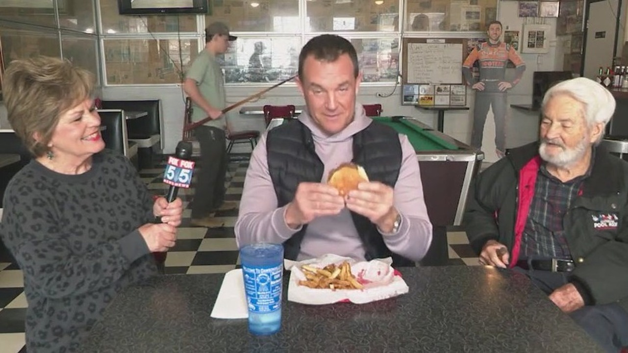Burgers With Buck: Dawsonville Pool Room