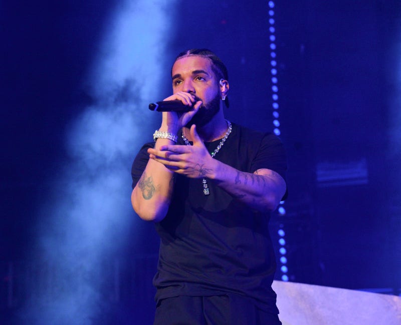 [Opinion] The Sad, Eerie Reason This Picture of Drake on Tour is Going ...