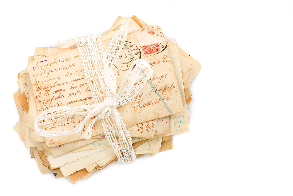 20 Creative Ways to Show Off Your Sentimental Items (While Keeping ...