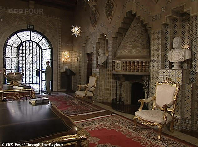 Peek inside Trump's private Mar-a-Lago quarters