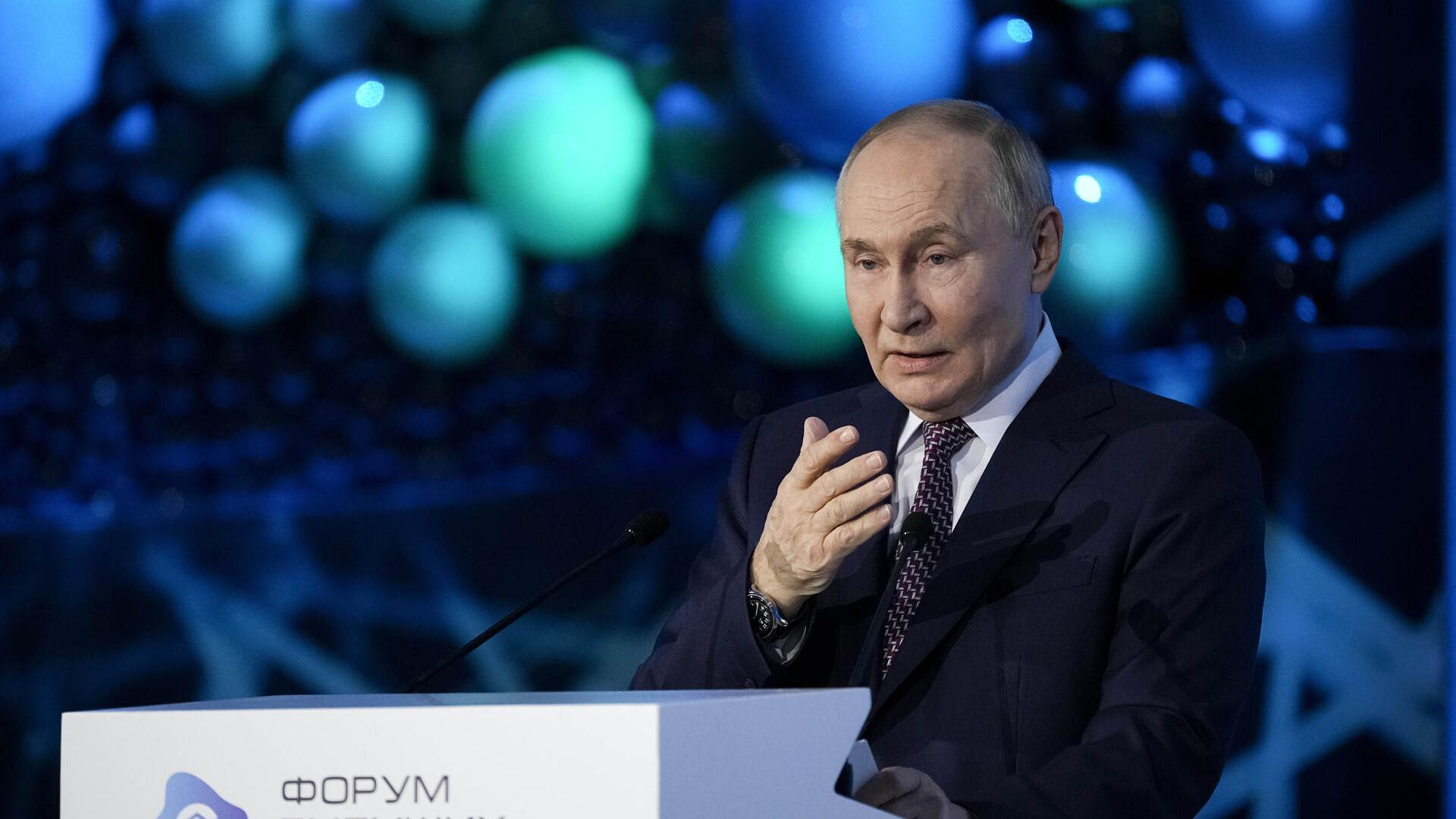 Putin aboga por incrementar la explotación de minerales raros en Rusia