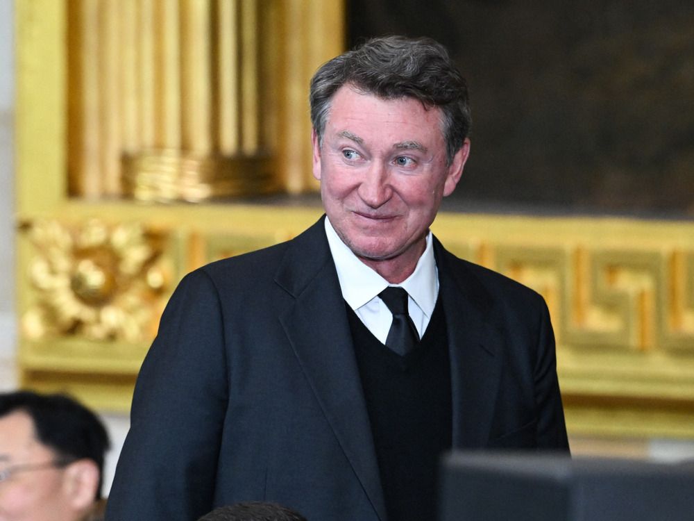 Wayne Gretzky booed during Canada-USA hockey cup final. Here's why