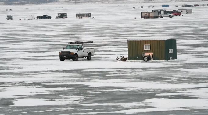 MN DNR: deadline approaching to get shelters off the ice