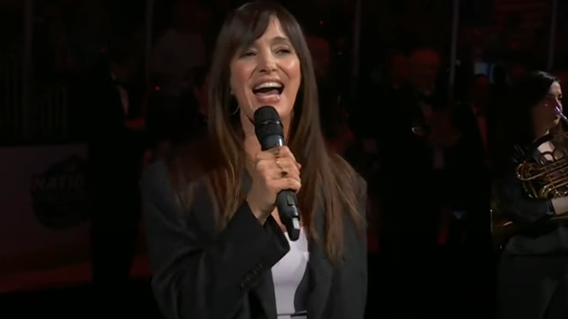 Chantal Kreviazuk changes the lyrics of Canada’s national anthem and ...