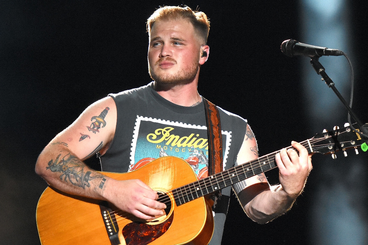 Zach Bryan Spotted Having Heated Argument Inside New York City Bar With ...